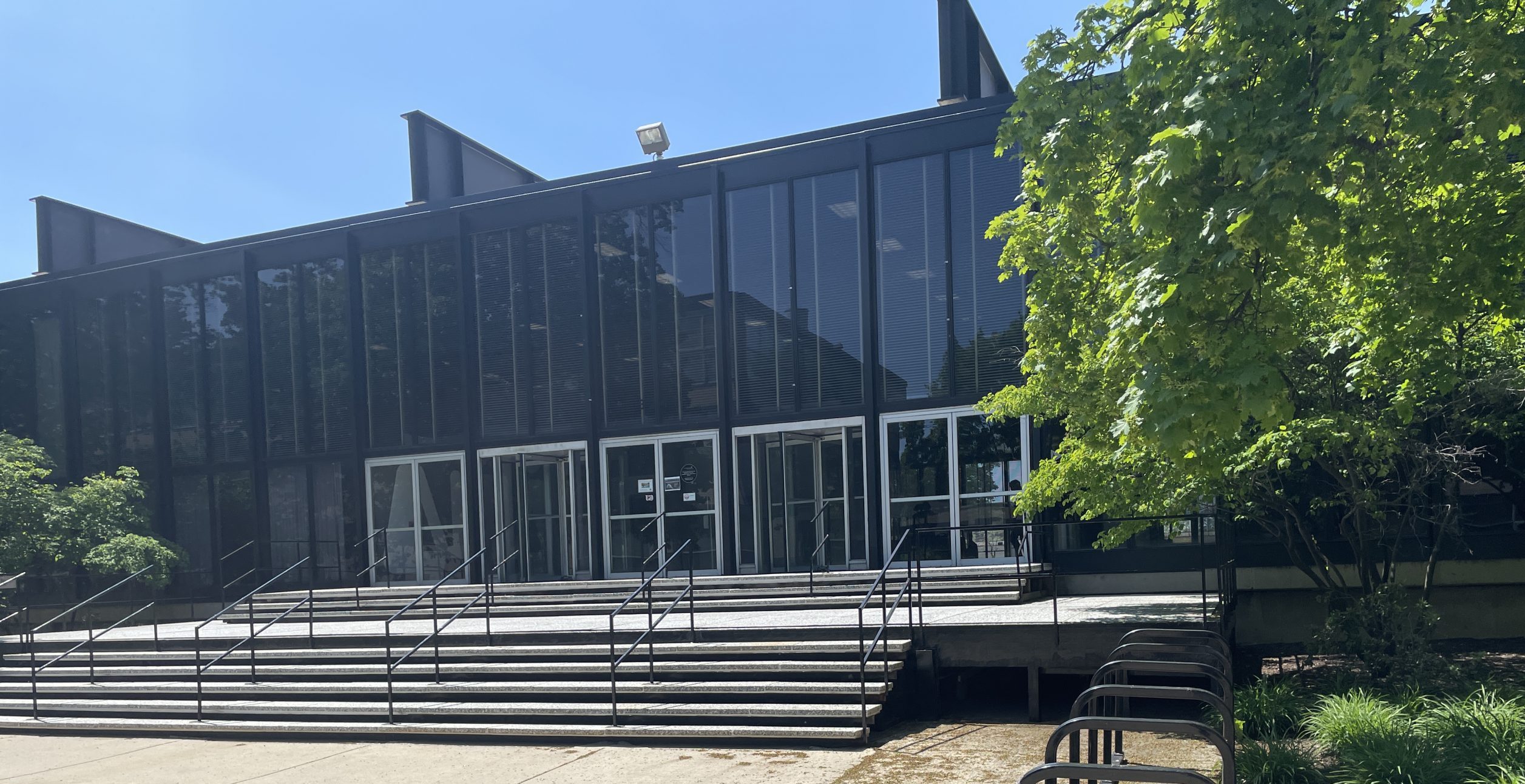 Getting To Know: Illinois Tech - Educated Quest